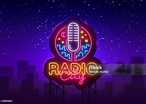 라디오 네온 로고 벡터입니다 라디오 밤 네온 간판 광고 밝은 밤 현대 동향 디자인 디자인 서식 파일 시 네온 사인 배너 라이트 아트 빛 벡터 일러스트입니다 빌보드 라디오에