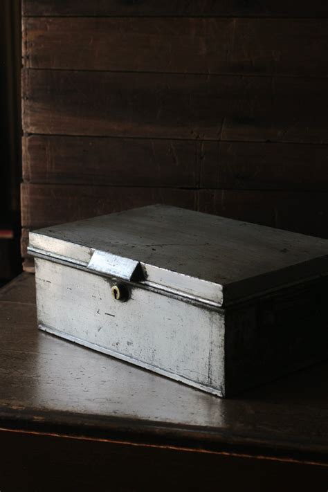 Vintage Deed Box With Key 25 Discoverattic