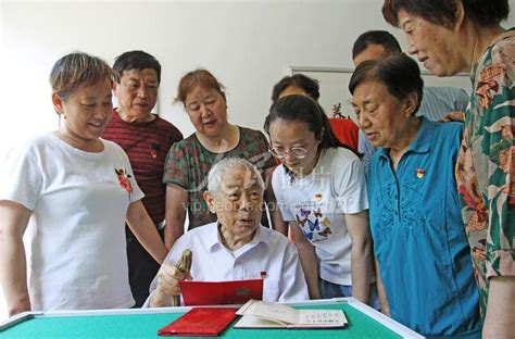 安徽芜湖讲好入党故事 弘扬劳模精神 人民图片网