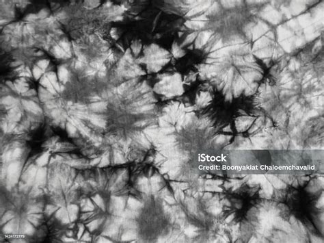 타이 염료 시보리 추상 바틱 브러시가 매끄럽고 반복 패턴 디자인 다채로운 타이 염료 패턴 추상적 인 배경 벽지 배경 추상적 인 손으로 그린 알코올 잉크 질감 0명에 대한