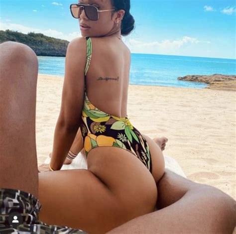 9 Hot Snoh Aalegra Bikini Pics