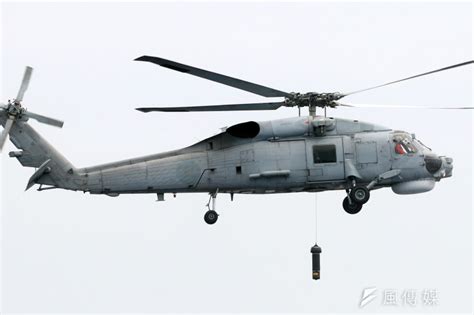 海軍s 70c反潛直升機重落地 4機組員受傷緊急送醫 風傳媒