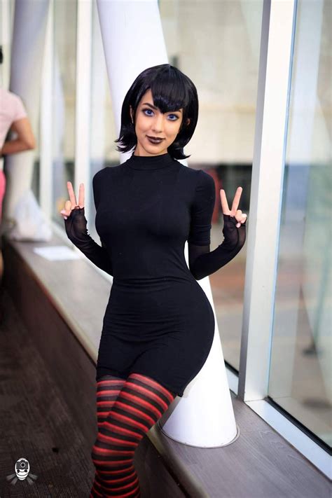 Swimsuitsuccubus The Cosplayer Who Became A Twitch Star