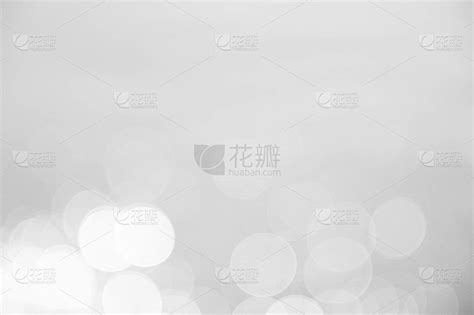 银色和白色的散景灯抽象背景