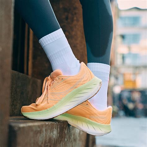 Saucony Ride 18 Womens Running Shoes Ss25
