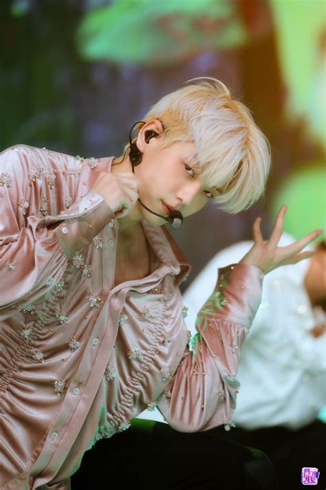 Fan Of Billboard 1 Singer “txt” 💙💪🏽 On Twitter Rt Txt Sarangdan2