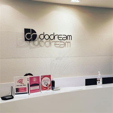 배너인쇄물에 있는 핀 인쇄물 배너