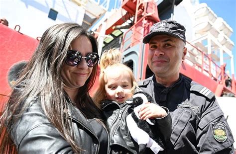 Първият български военен научноизследователски кораб се завърна след експедицията си Снимки