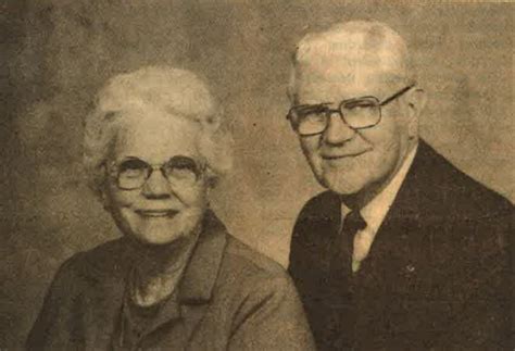 Looking Back Paris Chamber Of Commerce Honors Tom And Gertrude Trogdon
