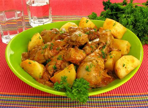 Frango Estufado Com Batatas Colher De Pau