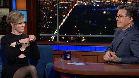 New Sex Ed Podcaster Elizabeth Banks Toasts The Clitoris With Stephen
