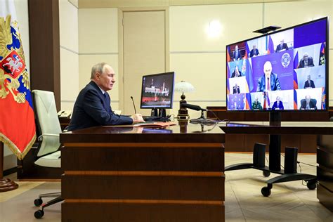 Kremlin Tightens Putins Security Amid Fears Of A Coup