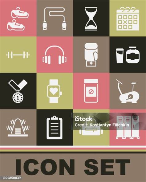 사물함 또는 탈의실 고정식 자전거 스포츠 영양 오래된 모래 시계 헤드폰 바벨 운동화 및 권투 장갑 아이콘을 설정하십시오 벡터 3위에 대한 스톡 벡터 아트 및 기타 이미지