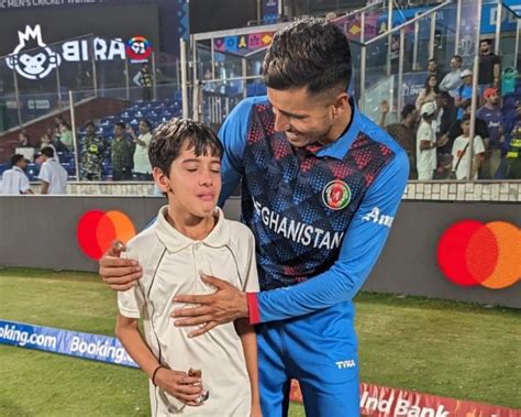 Watch Young Fan Gets Emotional As He Hugs Mujeeb Ur Rahman After