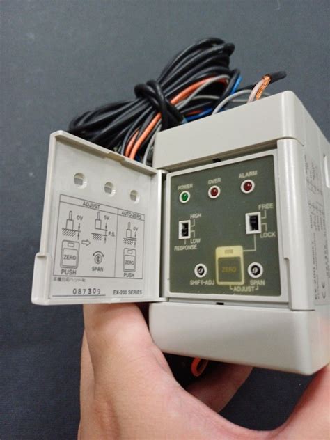 Keyence Ex205 Inductive Displacement Sensor Controller Computers And Tech Parts And Accessories