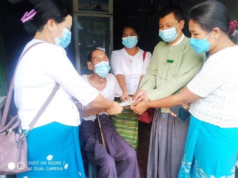 မအူပင်မြို့နယ်တွင် လူမှုဝန်ထမ်းဦးစီးဌာနမှ အသက် ၈၅ နှစ်အထက် သက်ကြီးဘိုးဘွားများအတွက် ထောက်ပံ့င