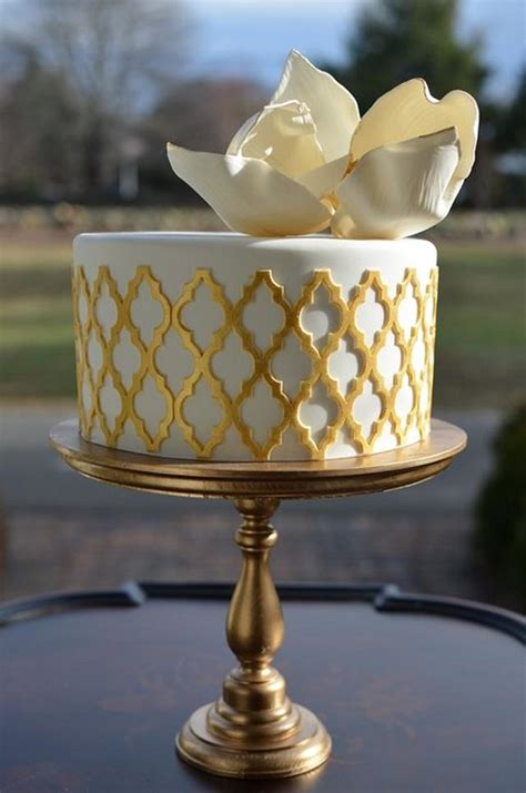 Gold Lattice Cake Decorated Cake By Elisabeth Cakesdecor
