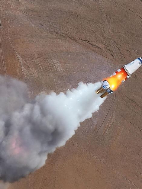 Un Primer Plano De Un Cohete Espacial Despegando Con Sus Potentes