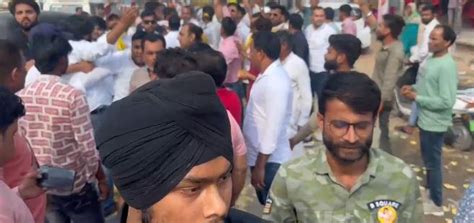 Big News त्रिवेंद्र सिंह रावत के काफिले पर हमला निर्दलीय प्रत्याशी उमेश कुमार के समर्थकों पर