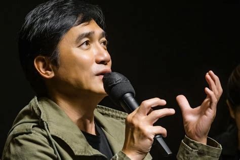 梁朝偉獲終身成就獎！影帝的社恐人生觀來自童年陰影：「我偶爾會把自己藏起來。」