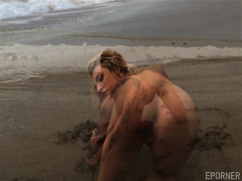 Squriting Chick On Beach