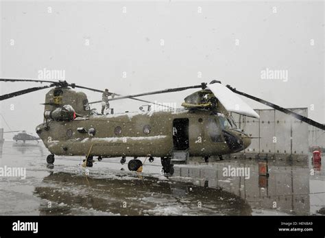 Sgt Travis Stover Of Tf Lift 159th Combat Aviation Brigade 101st Airborne Division Air