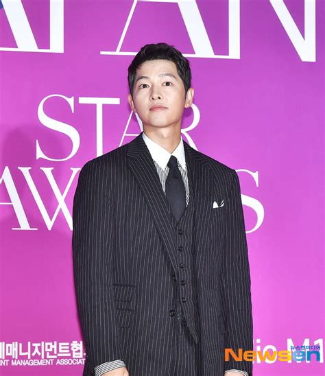 송중기 멋스러운 눈빛 [포토엔hd] 뉴스인코리아