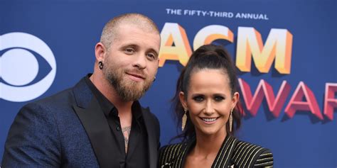 ‘craziest Night Of My Life Country Singer Interrupts Concert To Help