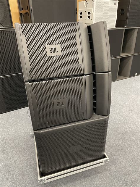 JBL Line Array Speakers Clear Powerful Sound