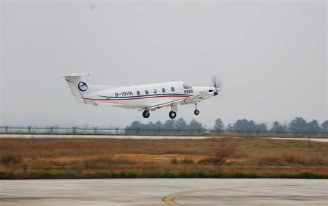 川渝首条低空短途运输航线正式开通 通勤时间大幅缩短