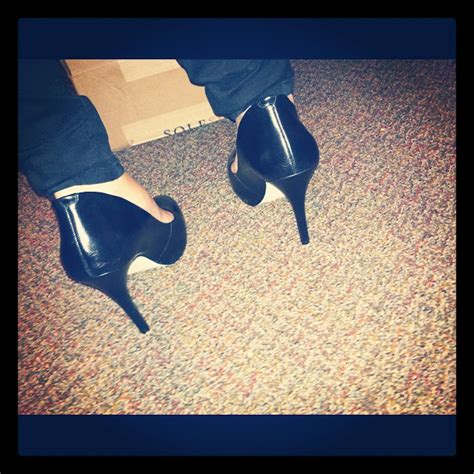 Covet The Tea A Classic Black Pump Is Golden