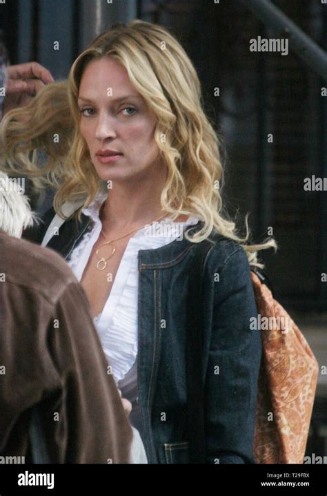 New York City Usa 01st Jan 2005 Uma Thurman Filming Prime On East