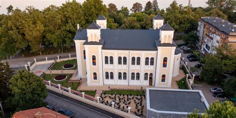 Начало Културен център Жул Паскин