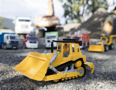 Story Box Toys And Books Булдожер Battat