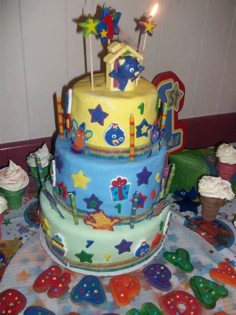 Backyardigans Cake And Ice Cream Cone Cupcakes