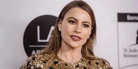 سوفیا ورگارا با این استایل شیک از پارتنر جدیدش رونمایی کرد عشق جنگی، شلوار پلنگی چی بپوشم