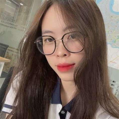 Helen Helen On Threads