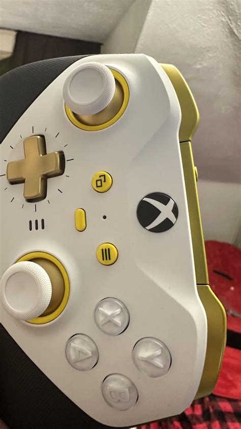 Xbox Design Lab Elite Series 2 Gold Has Green Tint On The Bumper R