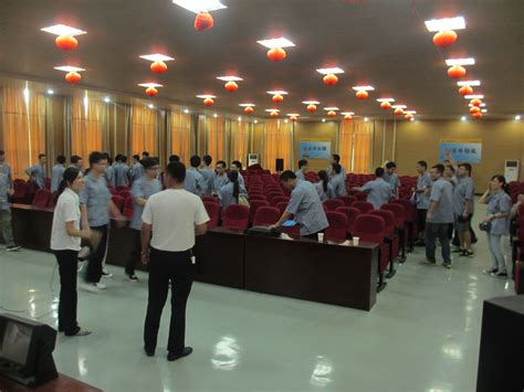 机械学院2013年“伴舞中国梦，工业铸华章”暑期社会实践活动（1）——“临工行”之破冰行动 吉林大学机械与航空航天工程学院