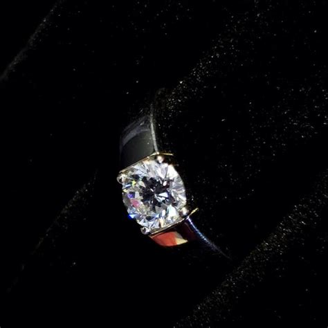 แหวนตระกูล แหวนหมั้น สั่งขึ้นตัวเรือนได้ทุกเเบบเลยจร้าา Ennxo