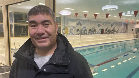 Här Får Nyanlända Lära Sig Att Simma En Vila Från All Oro P4