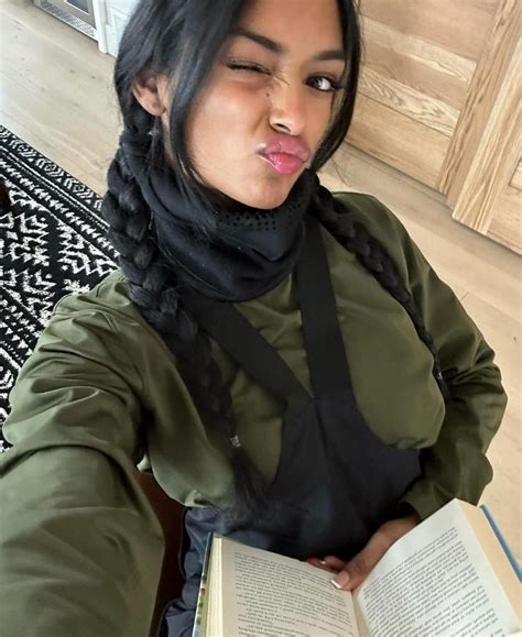 Kaaviya Sambasivam Picture