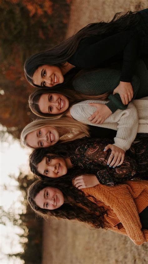 Poses For Group Pictures Friends