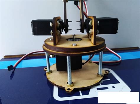 Chasis Brazo Robotico Madera Mdf 7 Servos 6 Grados Dof S3003 Yorobotics