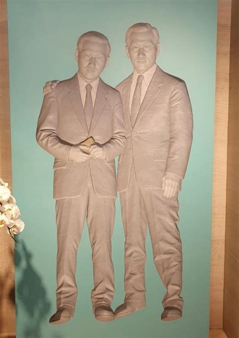 용산에 조형물 세운 역상조각의 작가 이용덕 인물은 나의 영원한 테마