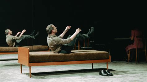 Andrés Corchero Baila En Un Pinter “el Teatro Quiere Que La Gente Entienda La Obra La Danza No”