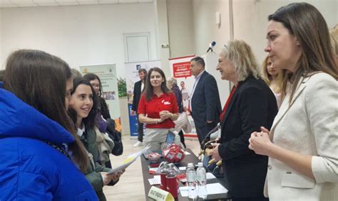 Във форума „Ден на кариерата Видин 2025“ участваха 11 общини и 33 фирми от региона