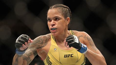 Ufc 277 Amanda Nunes Becomes The First Two Time Double Champion In Ufc