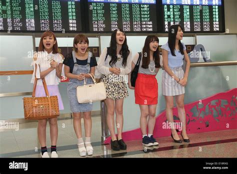 Japanese Girl Group ¡æ Ute Arrive At The Airport In Taipeichina On