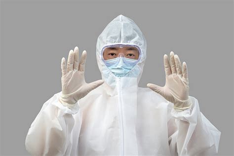 유토이미지 방호복을 입은 남자